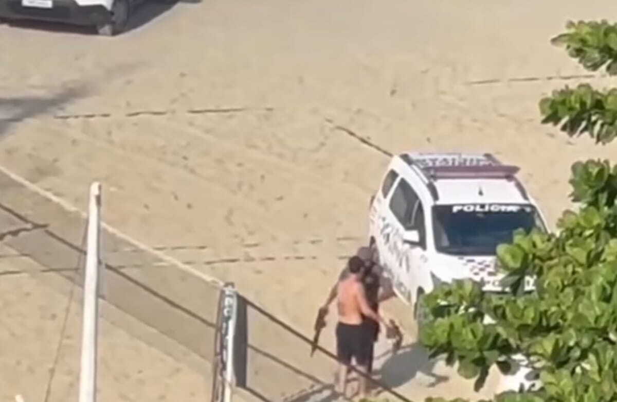 Viatura da PM capota durante perseguição em Santos Diário do Litoral