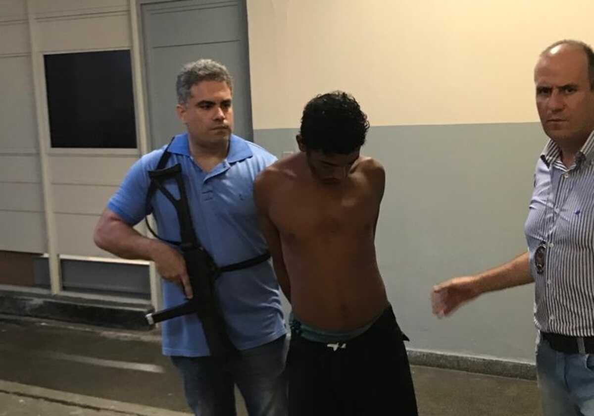 Homem que assaltou casa usando marreta e levou portuário como refém é