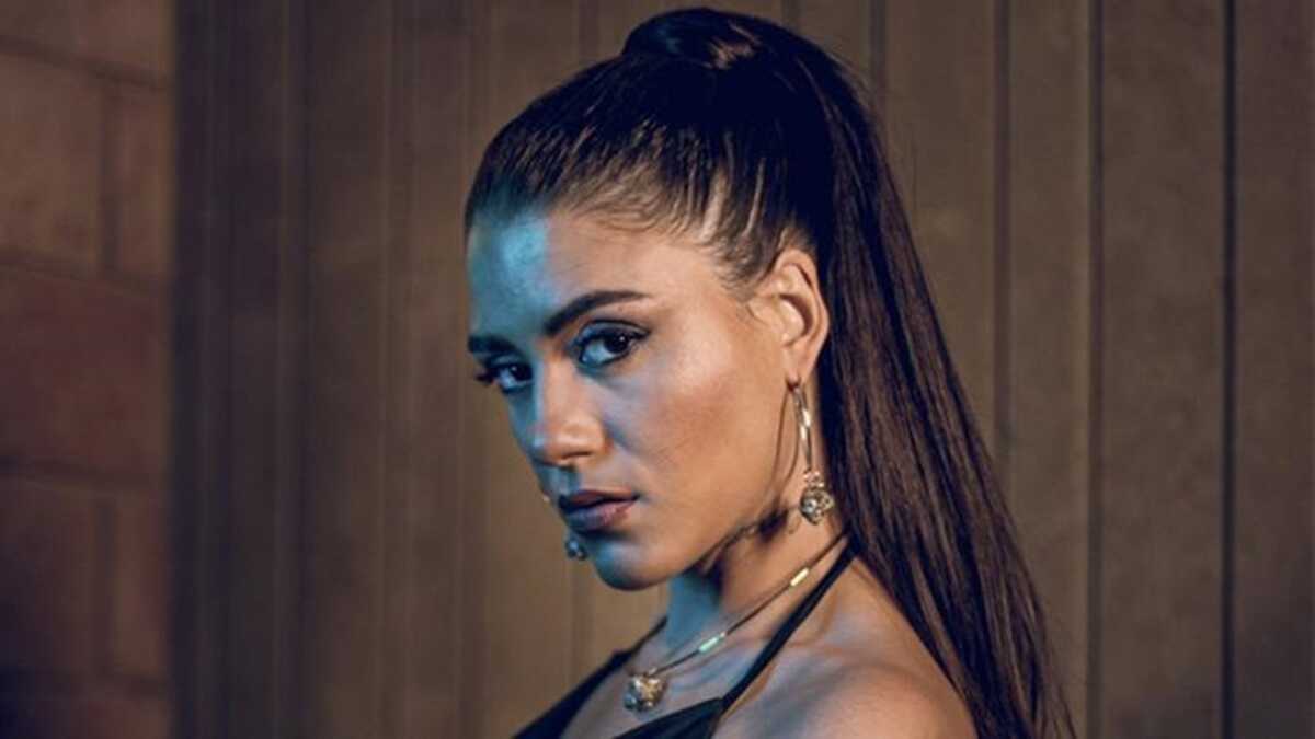 Voz feminina do rap, Cynthia Luz se apresenta na Arena Club, em Santos ...