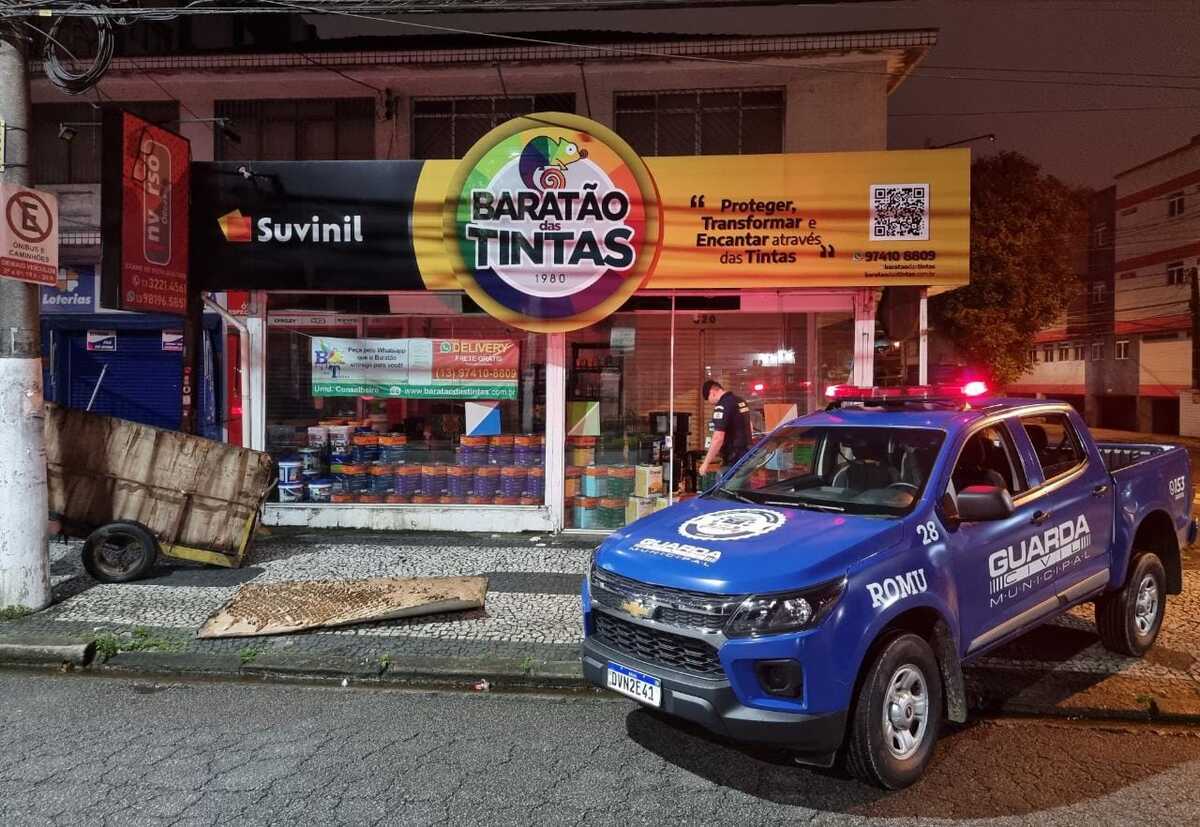 Gcm De Santos Prende Homens Que Tentavam Furtar Loja Usando Carroça No