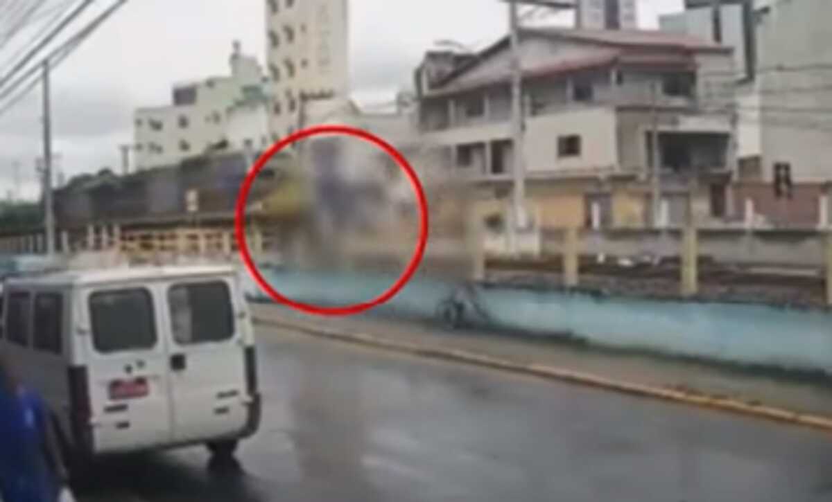 Homem distraído por celular morre atropelado por trem em SP; assista ...