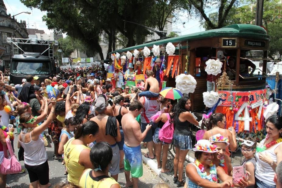 Axé ou funk? Confira a lista de músicas mais tocadas durante o Carnaval ...