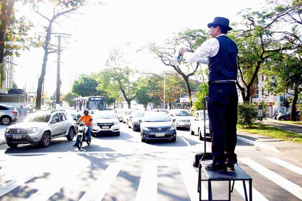 Luta de artistas de rua dura sete anos em Santos - Diário do Litoral