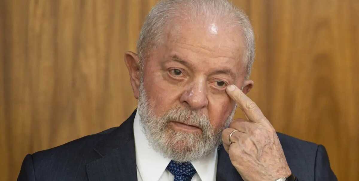 Fake news de que Lula morreu e foi substituído por sósia com máscara ...