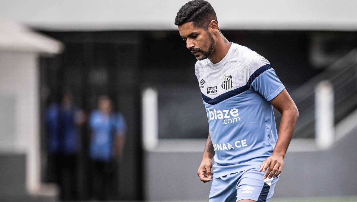 Aderlan passa por cirurgia e é baixa no Santos - Diário do Litoral