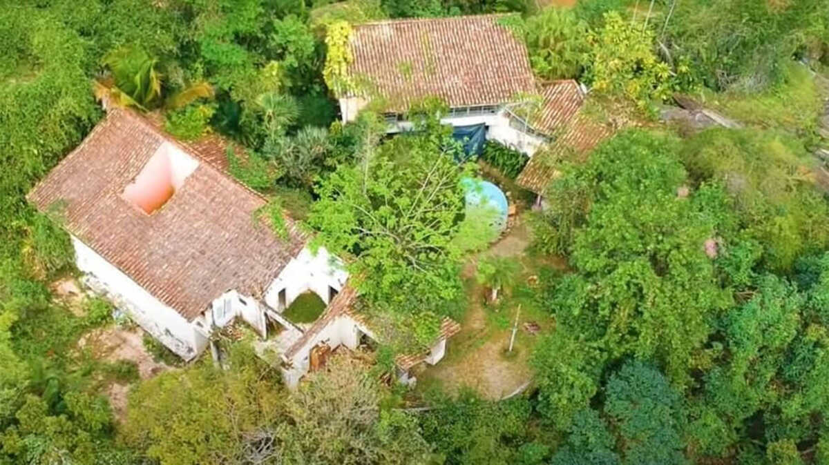 Saiba como anda o caso da polêmica mansão de Clodovil no litoral de SP ...