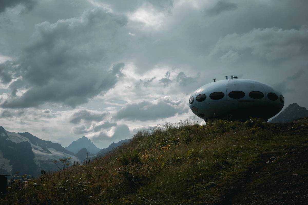 Em experimento inédito, cientistas tentam invocar UFOs com suas mentes ...