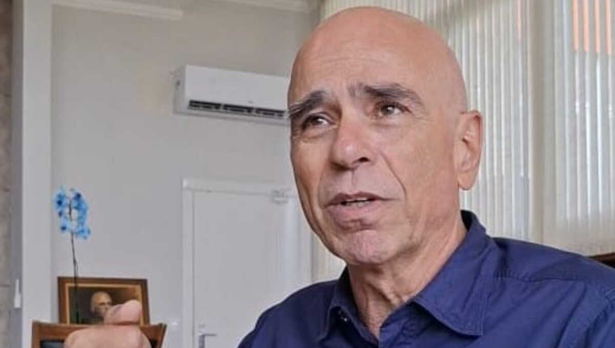 'Assumi a cidade no meio de um turbilhão', afirma prefeito de Guarujá ...