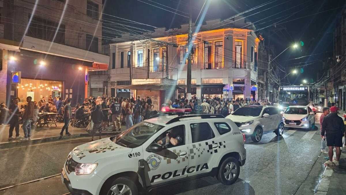 Fiscalização retira ambulantes irregulares no Centro de Santos - Diário ...