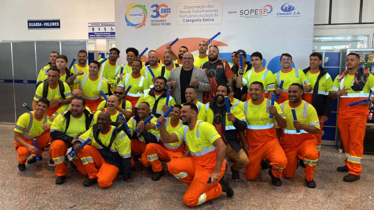 OGMO/Santos diploma 300 novos estivadores e celebra inclusão feminina ...