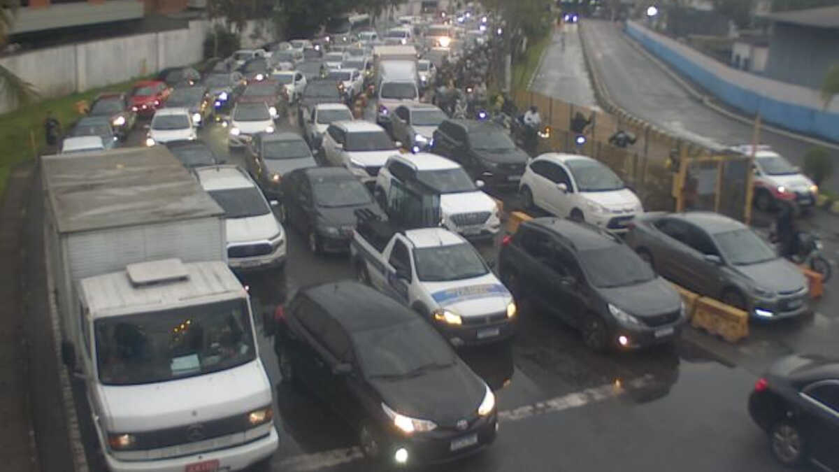 Balsa entre Santos e Guarujá tem tempo de espera elevado nesta quarta ...