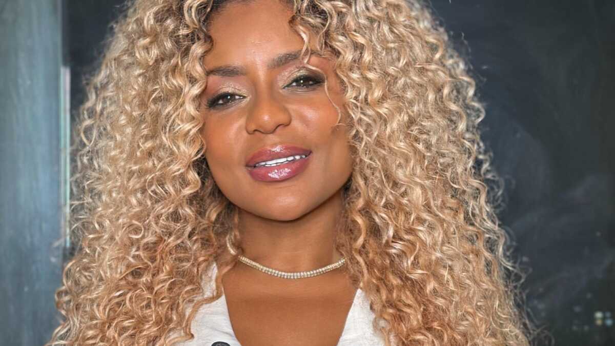 Cariúcha denuncia agressão e chora na rua: 'fui me defender e arranhei ...