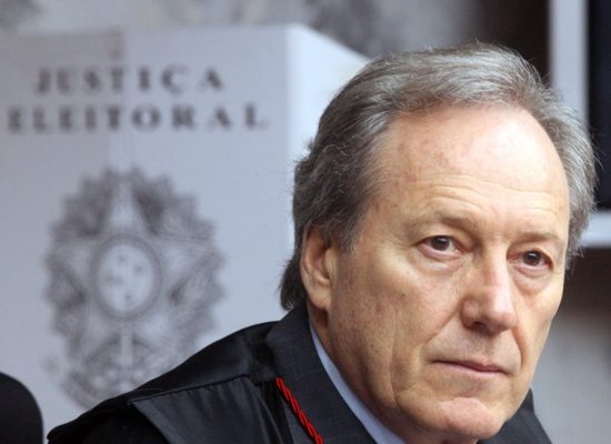 Cara 'nova' no Senado, Lewandowski exerce função inédita desde Collor ...