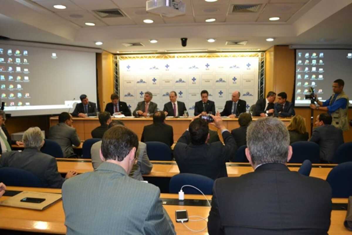 Ministro da Saúde anuncia ampliação do teto SUS e renovação da frota do ...