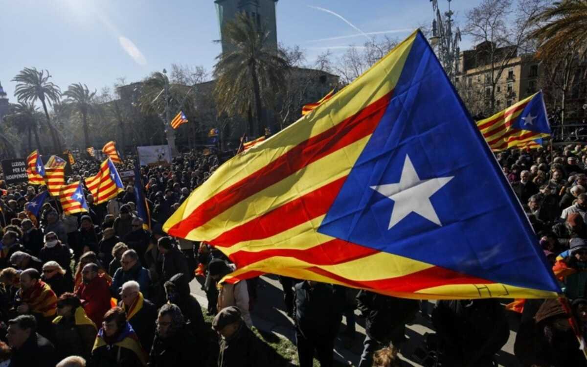 Catalunha declara sua independência da Espanha - Diário do Litoral