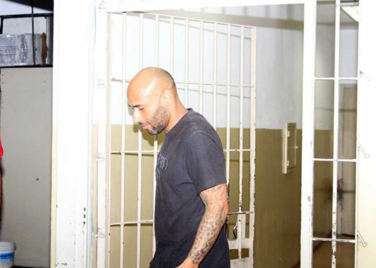 Regime aberto: ex-goleiro Edinho deixa a Penitenciária II de Tremembé ...