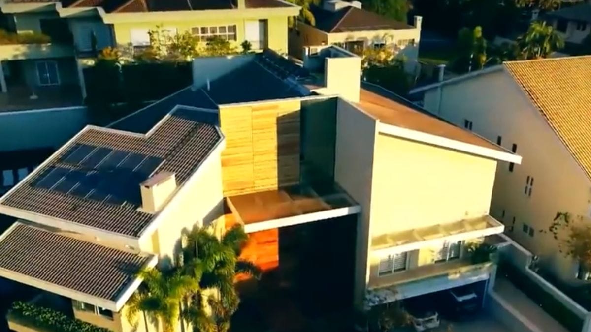 Mansão de 6 andares do criador do Patati Patatá surpreende web